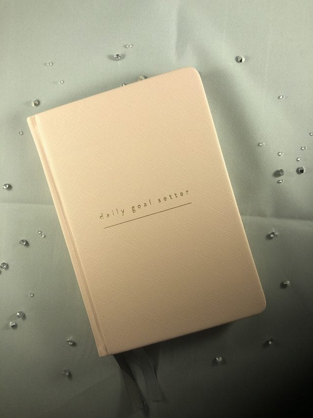 Practicing Daily Gratitude and Affirmation with Mål Paper